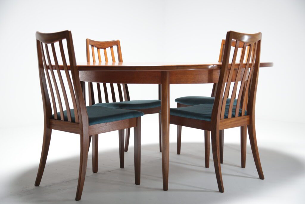 G Plan circular teak dining table | The Vintage Hub