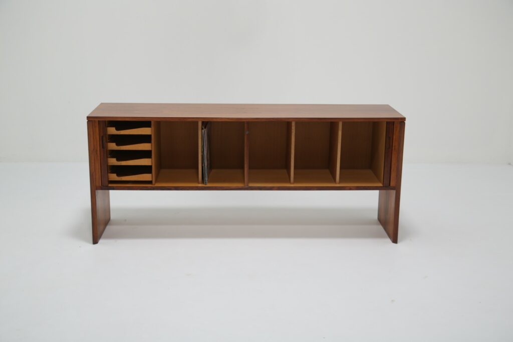 Mid-Century Rosewood Desk by Arne Vodder |The Vintage Hub|