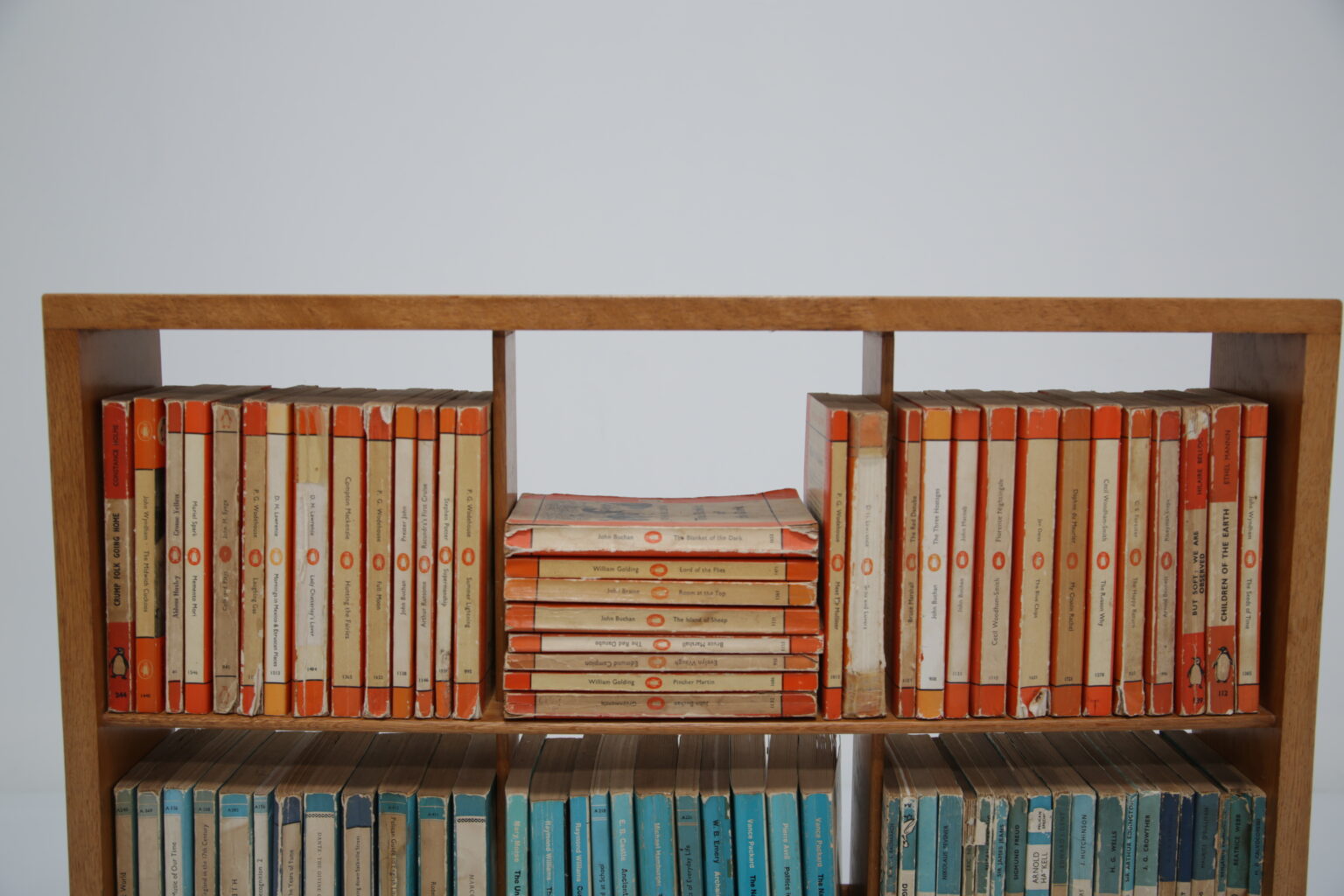 Vintage Penguin Books Bookcase by Beaver & Tapley, 1950s. | The Vintage Hub